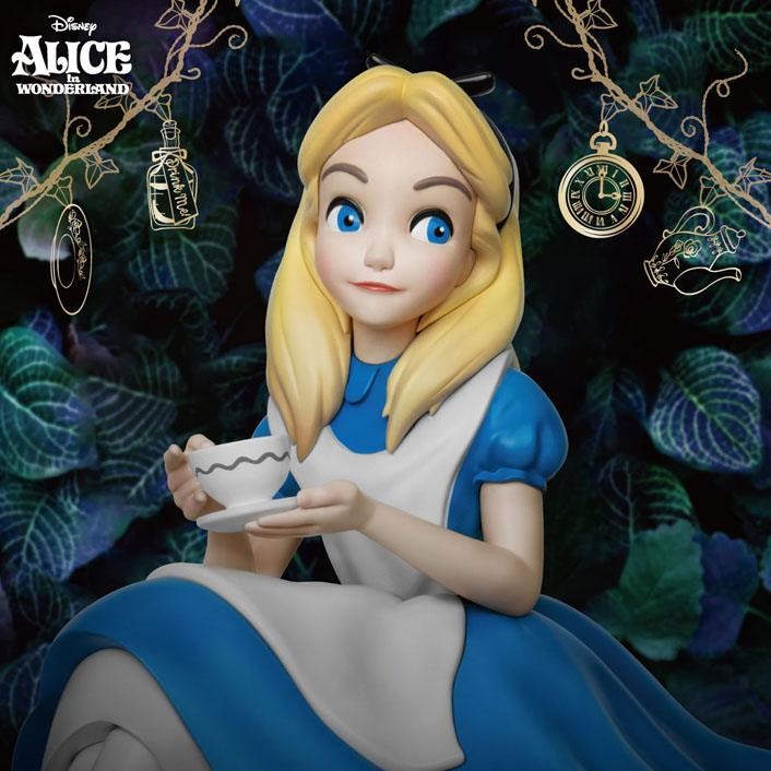 Statue: Alice In Wonderland Master Craft Statue Alice by Beast Kingdom Toys